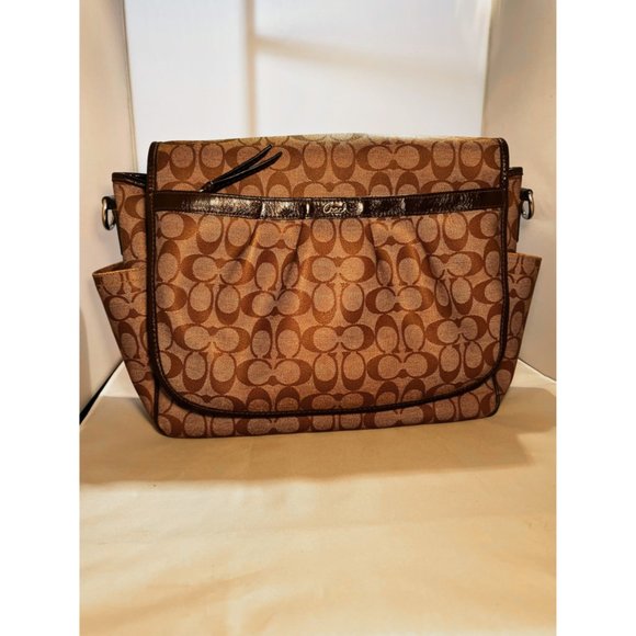 Coach | Bags | Coach Messenger Style Emblem Tote Bag W Flap Closure ...